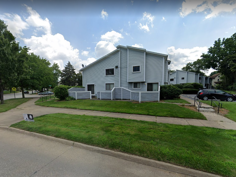 James R Williams Tower Akron | 285 Channelwood Cir, Akron, OH 44307 ...