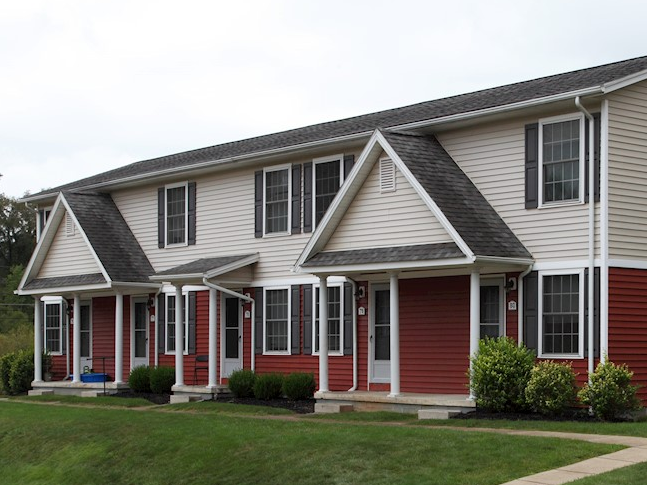 Rolling Hills Townhomes and Cottages | 106 Branam Dr, Parkersburg, WV ...